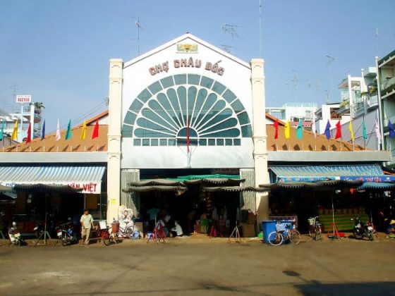 Khám phá chợ Châu Đốc - Thiên đường ăn vặt, vương quốc mắm miền Tây ...